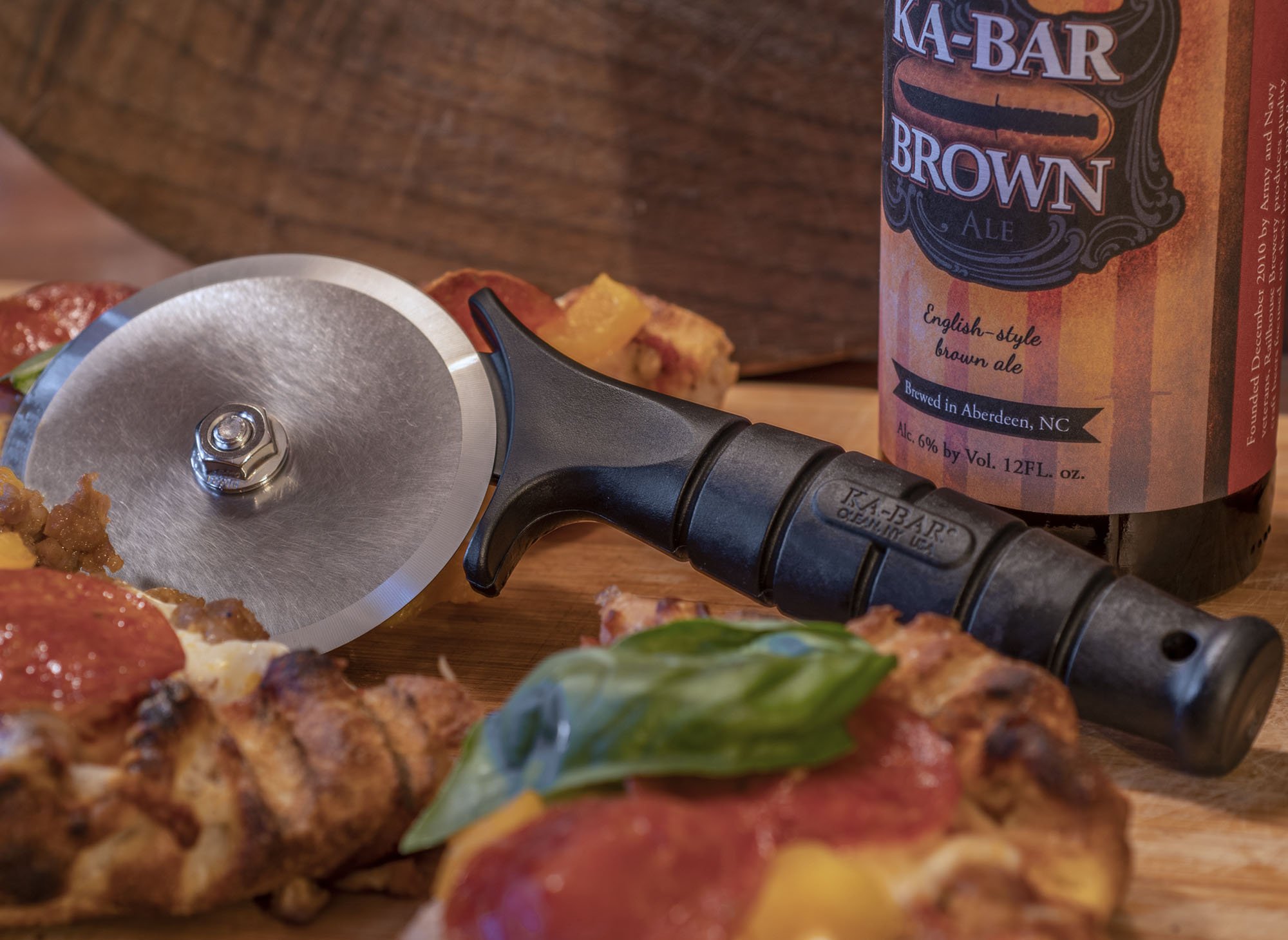 KA-BAR: KA-BAR 'Za-Saw Pizza Cutter
